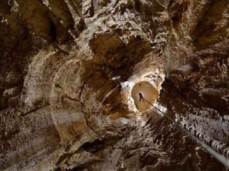 14 biggest caves in Iran